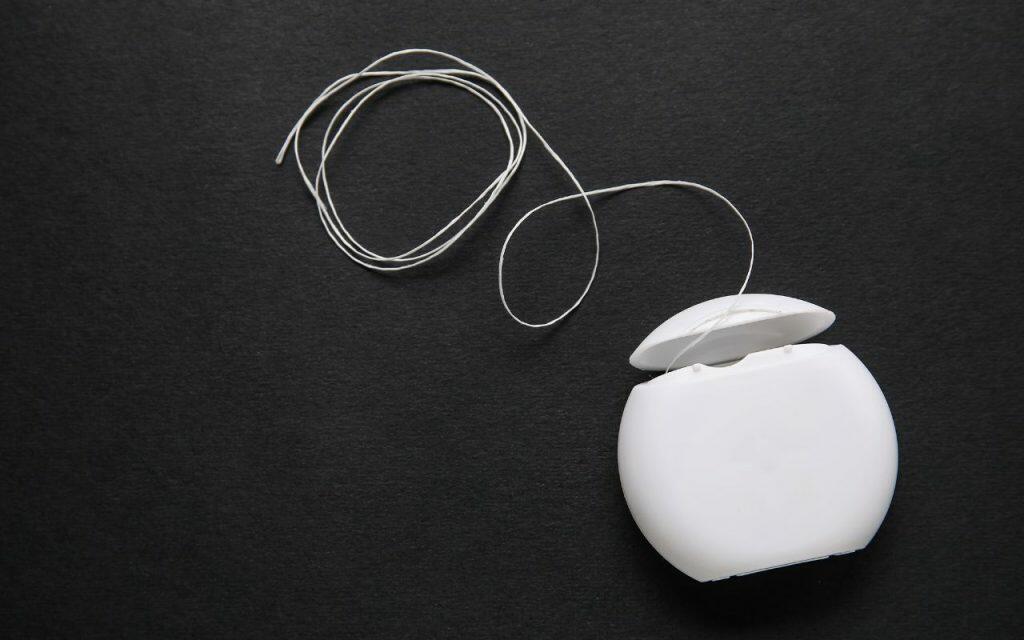 Dental Floss Explained - Bradford Family Dentistry